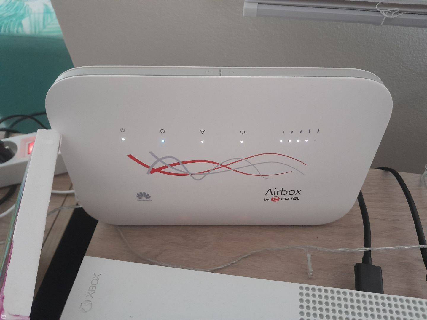 airbox Emtel neuve avec carte 4g inclue - weshare.mu