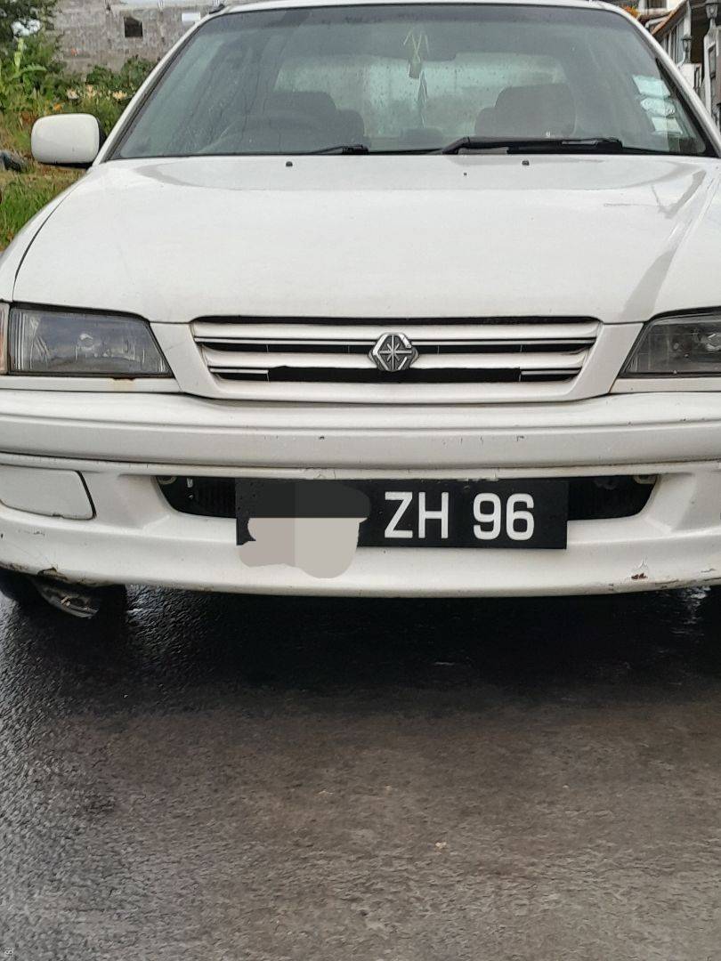 Toyota Premio - 1996 - weshare.mu